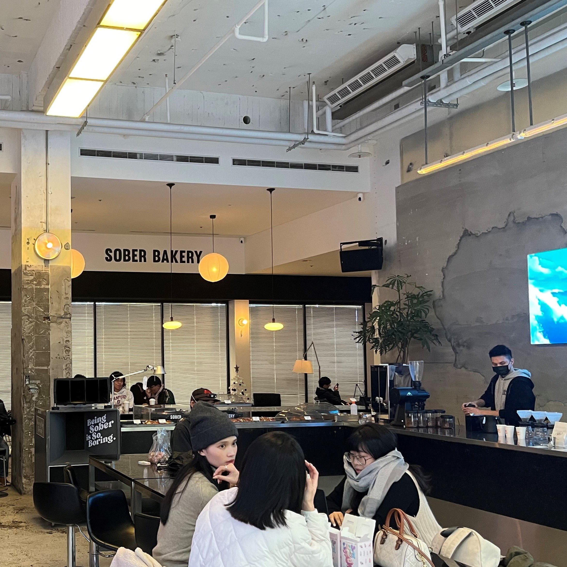 信義區爆紅酒吧Fake Sober導入NEXO EPS喇叭 打造極致音場體驗